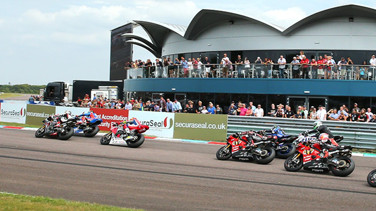 Thruxton Circuit