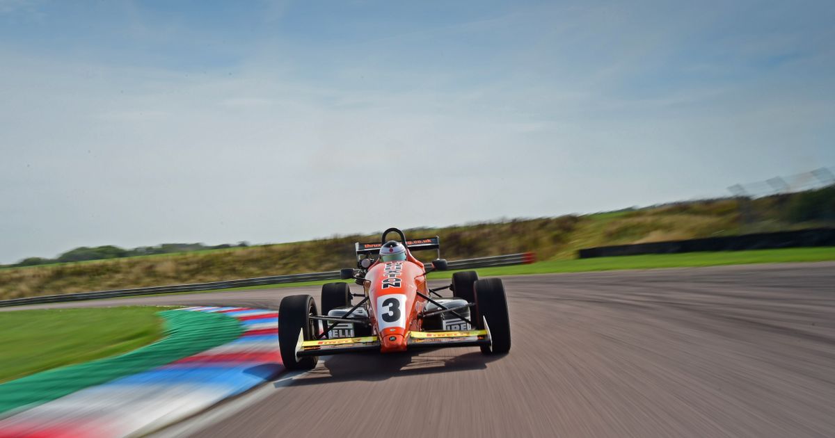Drive a Formula Renault at Thruxton | F1-style Racing Experience
