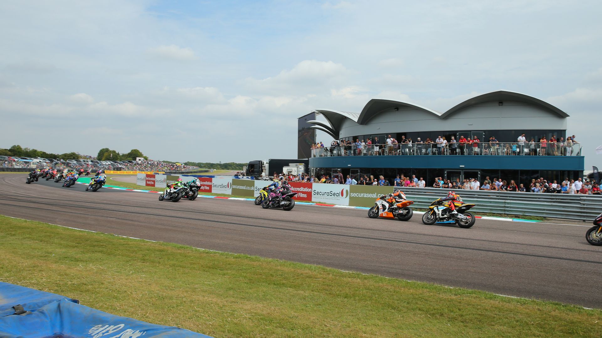 Thruxton Circuit - UK's Fastest Race Circuit - Thruxton Circuit