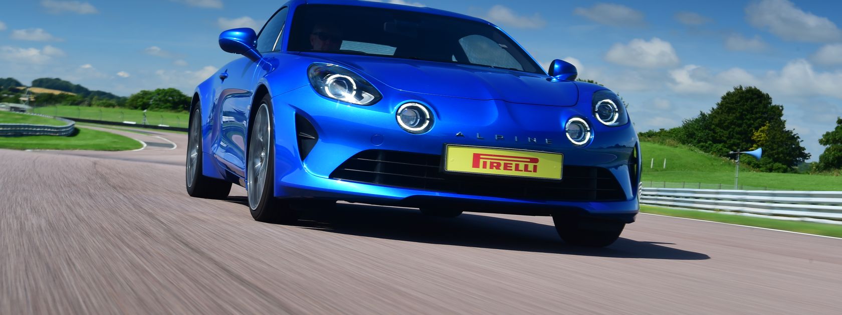 Thruxton Circuit extends successful relationship with Alpine Cars ...